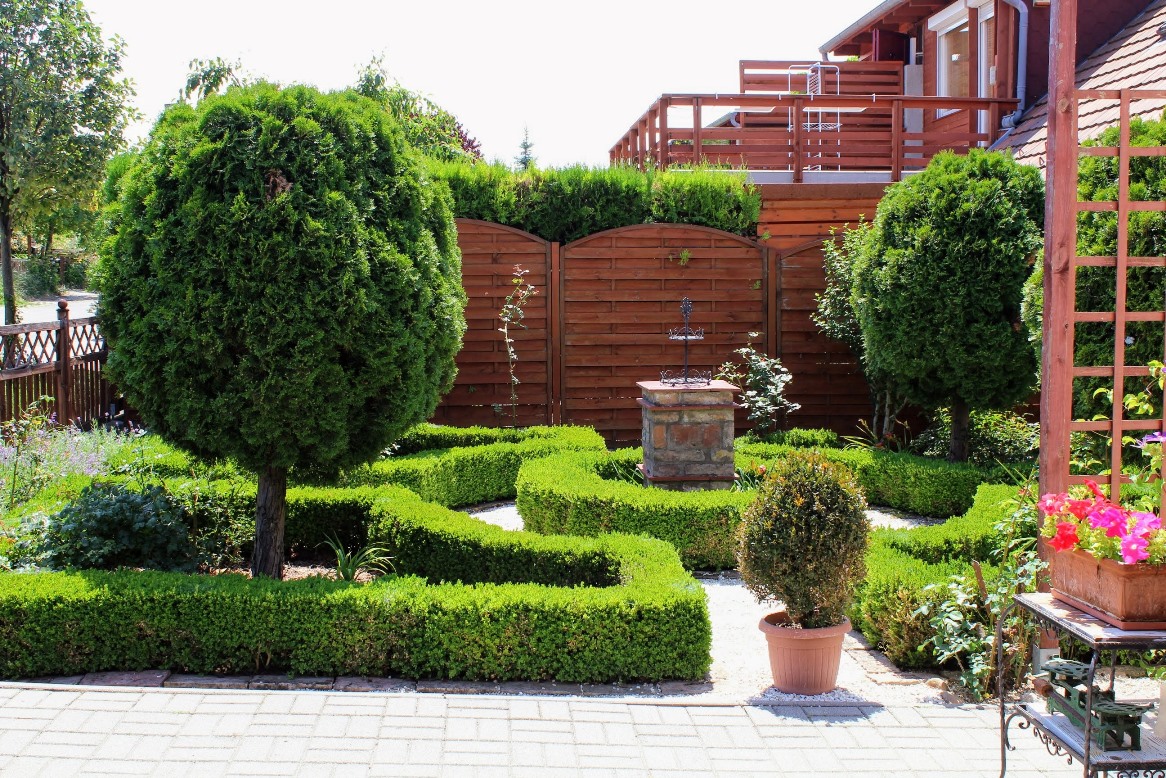 A "Modest Home & Garden" kertje – elegáns és otthonos | Gardenista