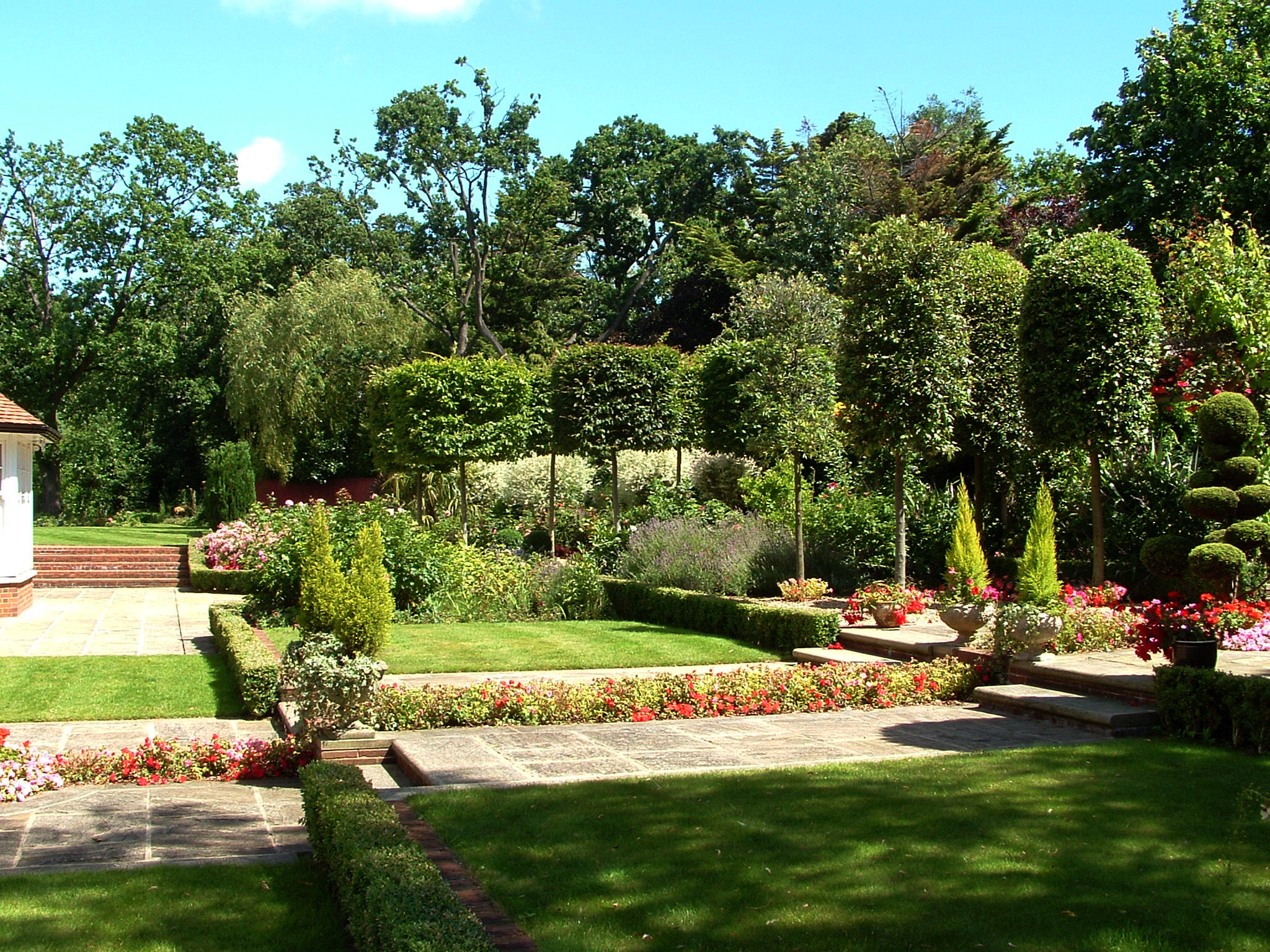 Belógtunk egy angol angolkertbe | Gardenista