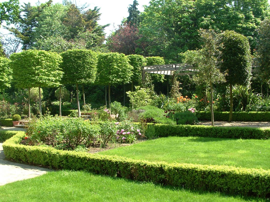 Belógtunk egy angol angolkertbe | Gardenista